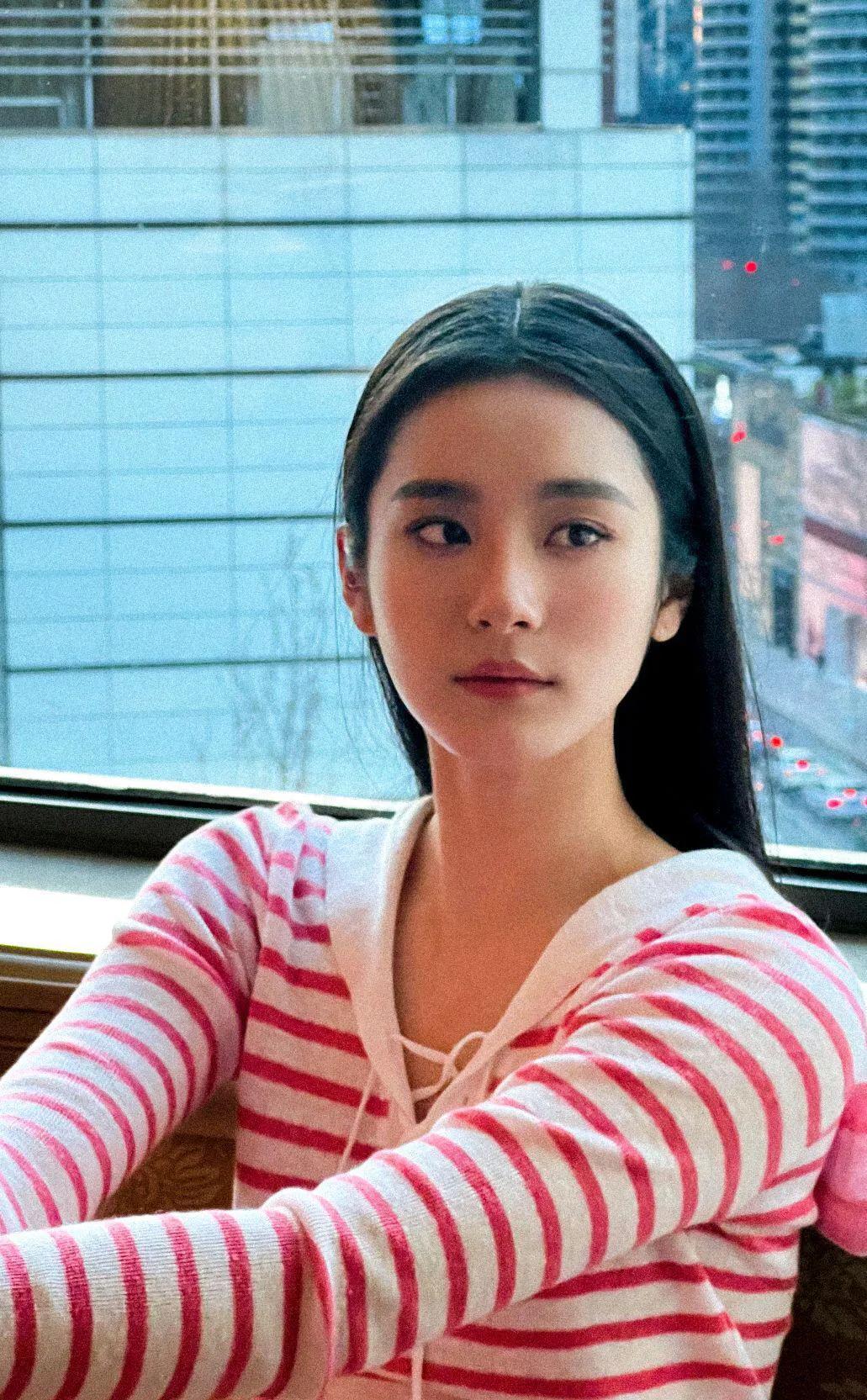 Fan Shiran's beautiful picture collection, charming look makes people ...