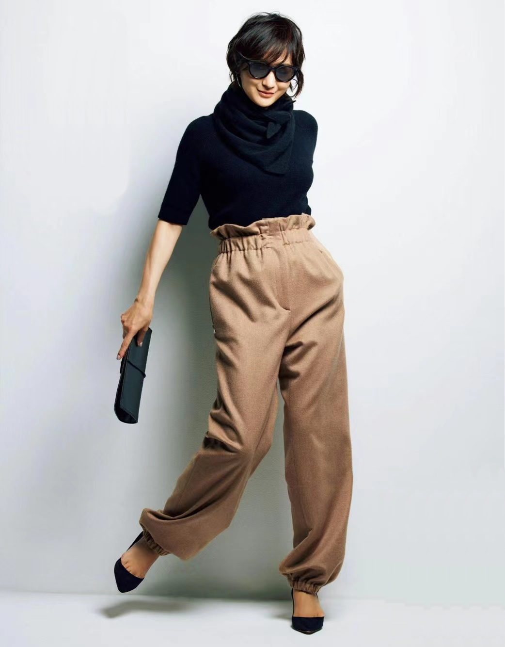 Why is the "folded sweater" in the magazine so sassy and beautiful ...