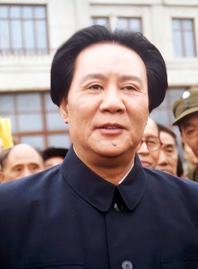 In 1989, when Gu Yue was invited to attend a state banquet, a general ...