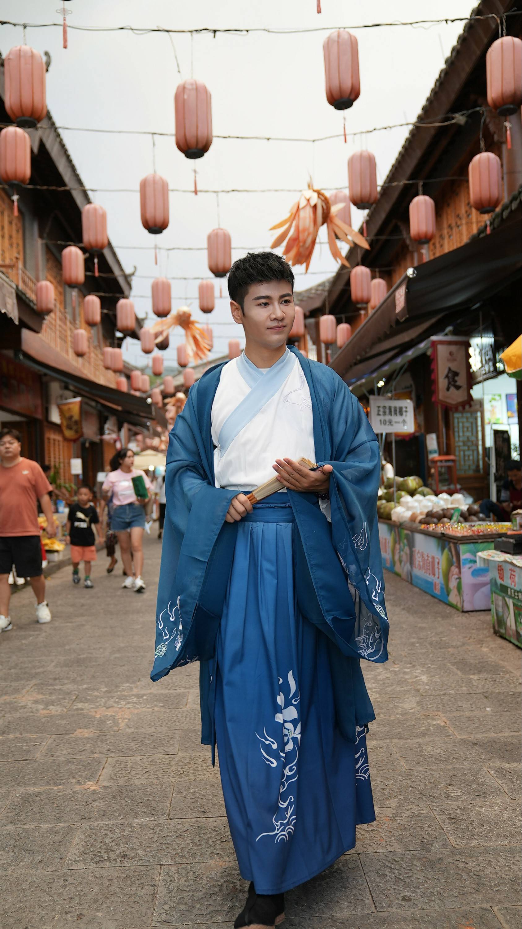 A song sings all kinds of life, and Xu Ziwei's "Happy for a Hundred ...