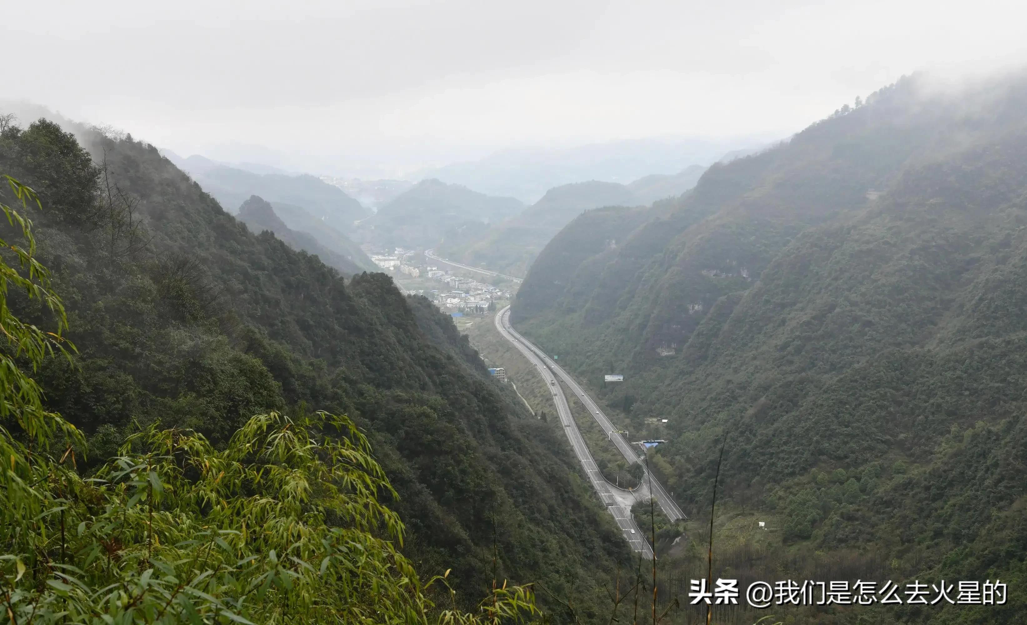 The Beauty of Atmosphere---Autumn in Mao Zedong's Poems - iNEWS