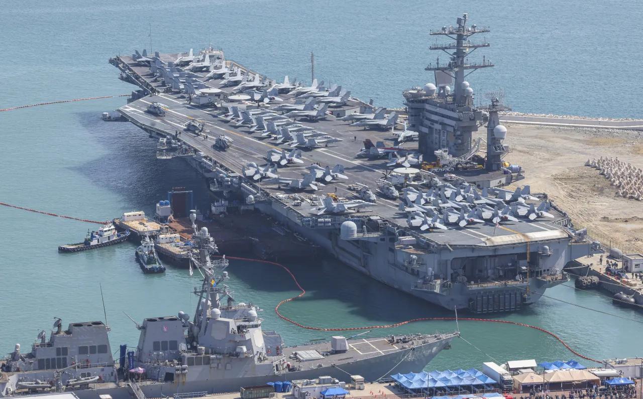 Once a war breaks out, why is it so difficult to sink a US aircraft carrier? There are five ...