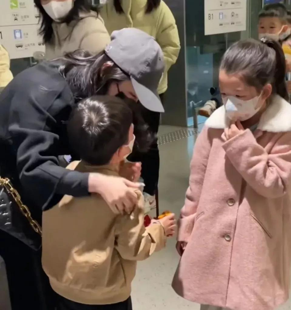 Wu Yating denies taking 7-figure alimony, she can support her children ...