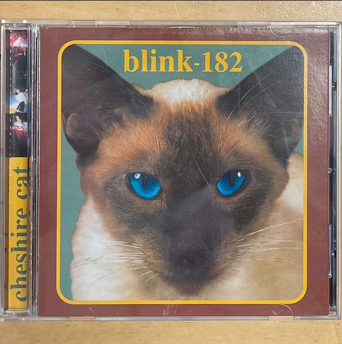 These 8 album covers stamped by cats are all classics, some of which ...