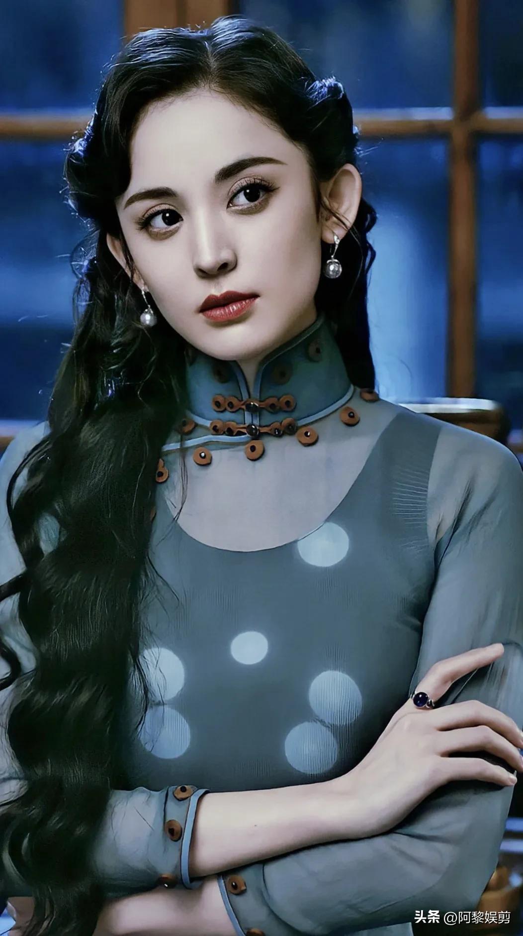 Gu Lina Zha is a national beauty, beautiful and beautiful, like a fairy ...