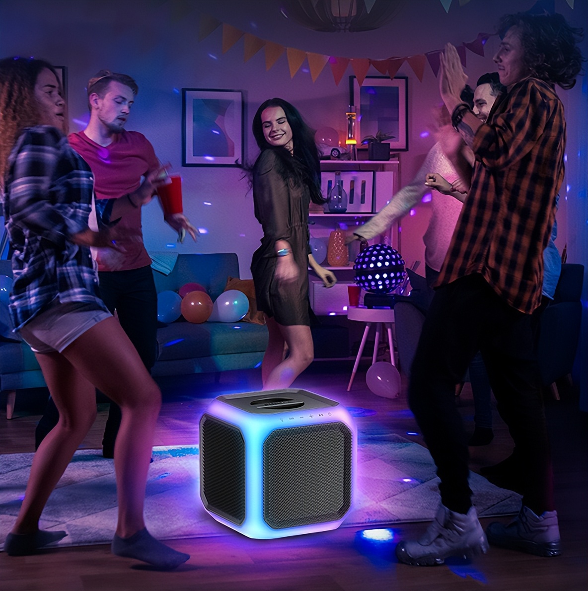 The magic party sound and color are excellent Philips new party speaker ...