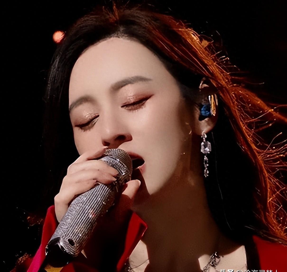 40-year-old Tang Yi announced a new relationship, her boyfriend's ...