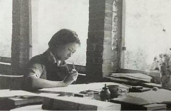 Lin Huiyin designed the national emblem, why didn't he use the gorgeous ...