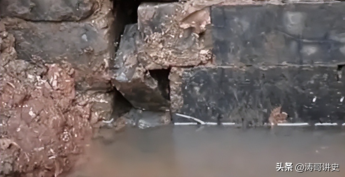 The tomb is narrow but full of treasures. The owner of the tomb is ...