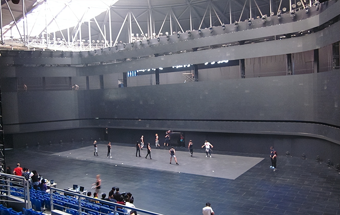 What are the advantages of LED rental screens?-Visit Technology - iNEWS