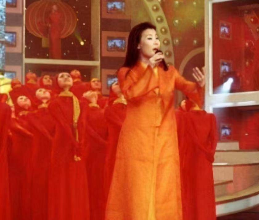 Singer Ye Fan became popular during the Spring Festival Gala, and died ...