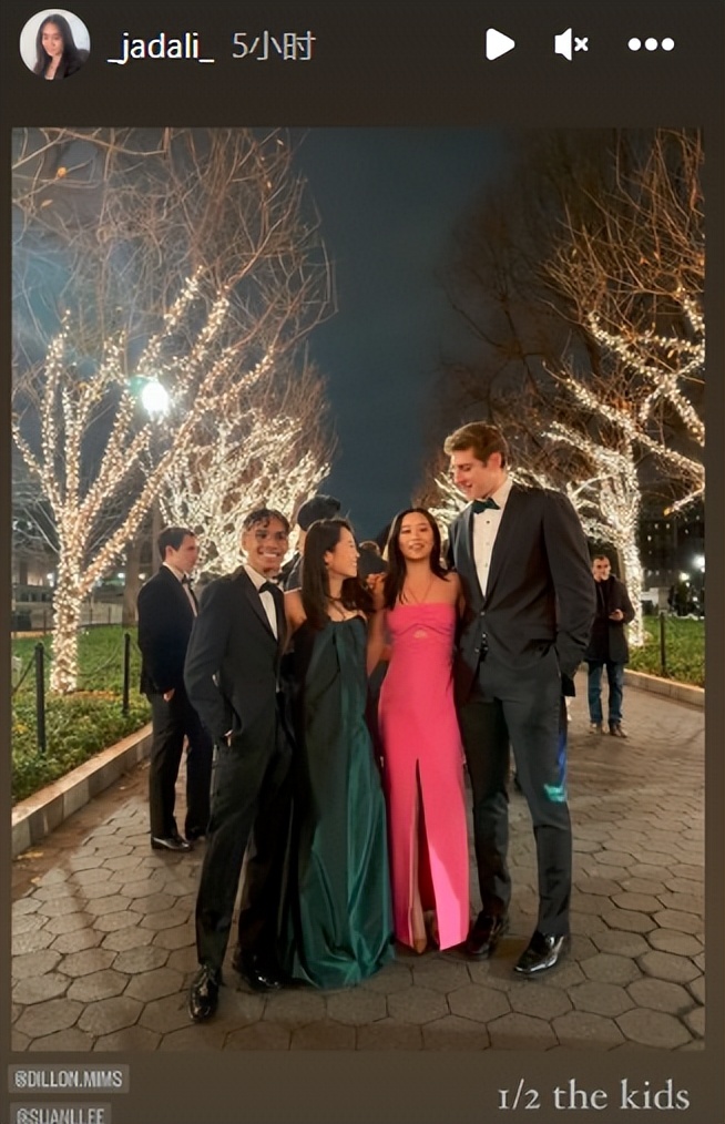 Jet Li's youngest daughter lives comfortably abroad!Hugging a tall ...