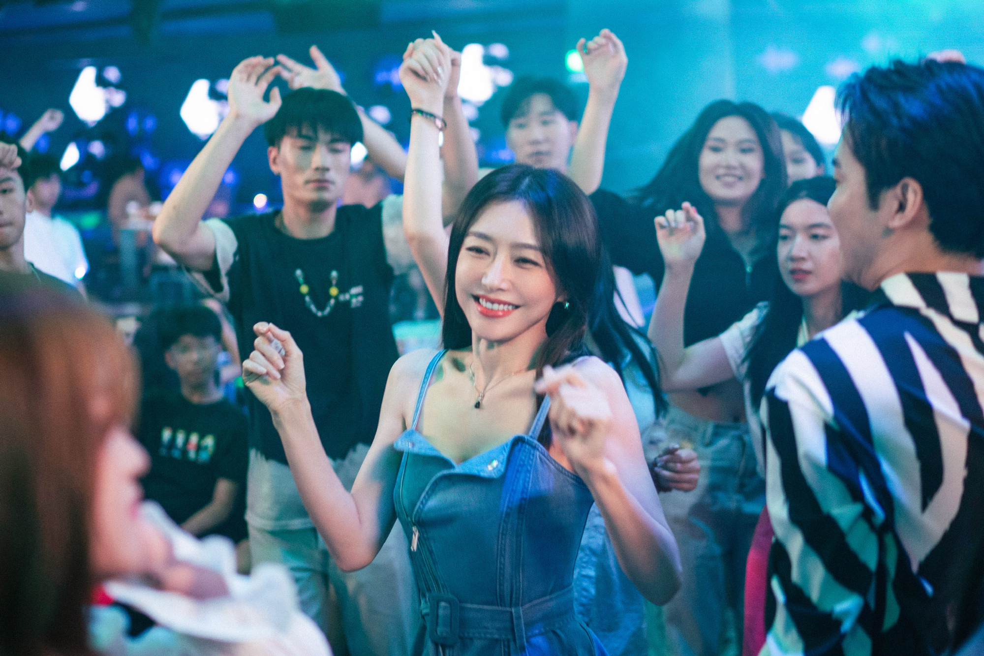 I watched 4 episodes in one go, and the more I watched, the more ...