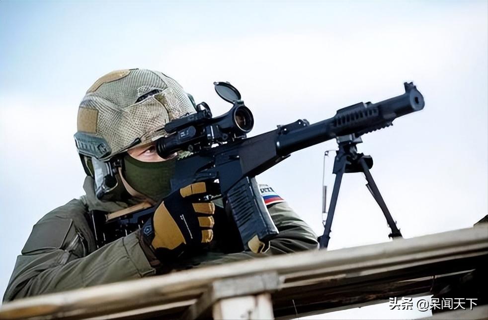 VSS sniper rifle, equipped with subsonic armor-piercing bullets, body ...