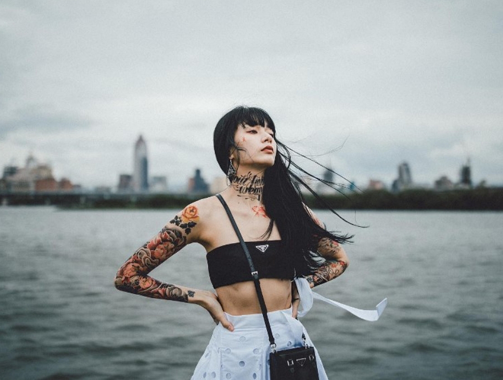 Famous Taiwan star Chen Jianzhou is deeply involved in sexual sensuality - iNEWS