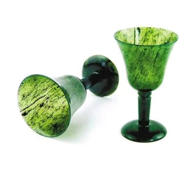 Why is this cup called Luminous Cup?After experts pry open the floor ...