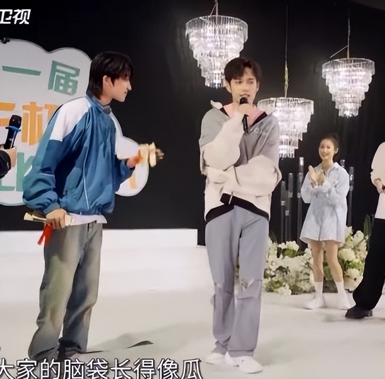 Xu Minghao and Zhang Yanqi's "Youth Travels" show amazing talents, like a sketch of Deyun Club ...