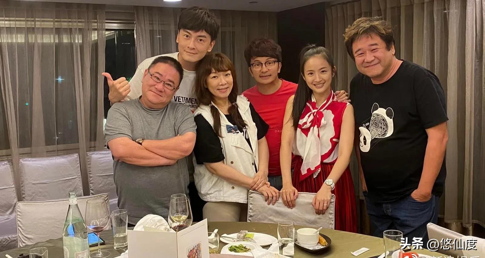 Zhishu and Xiangqin will take family portraits after 15 years - iNEWS