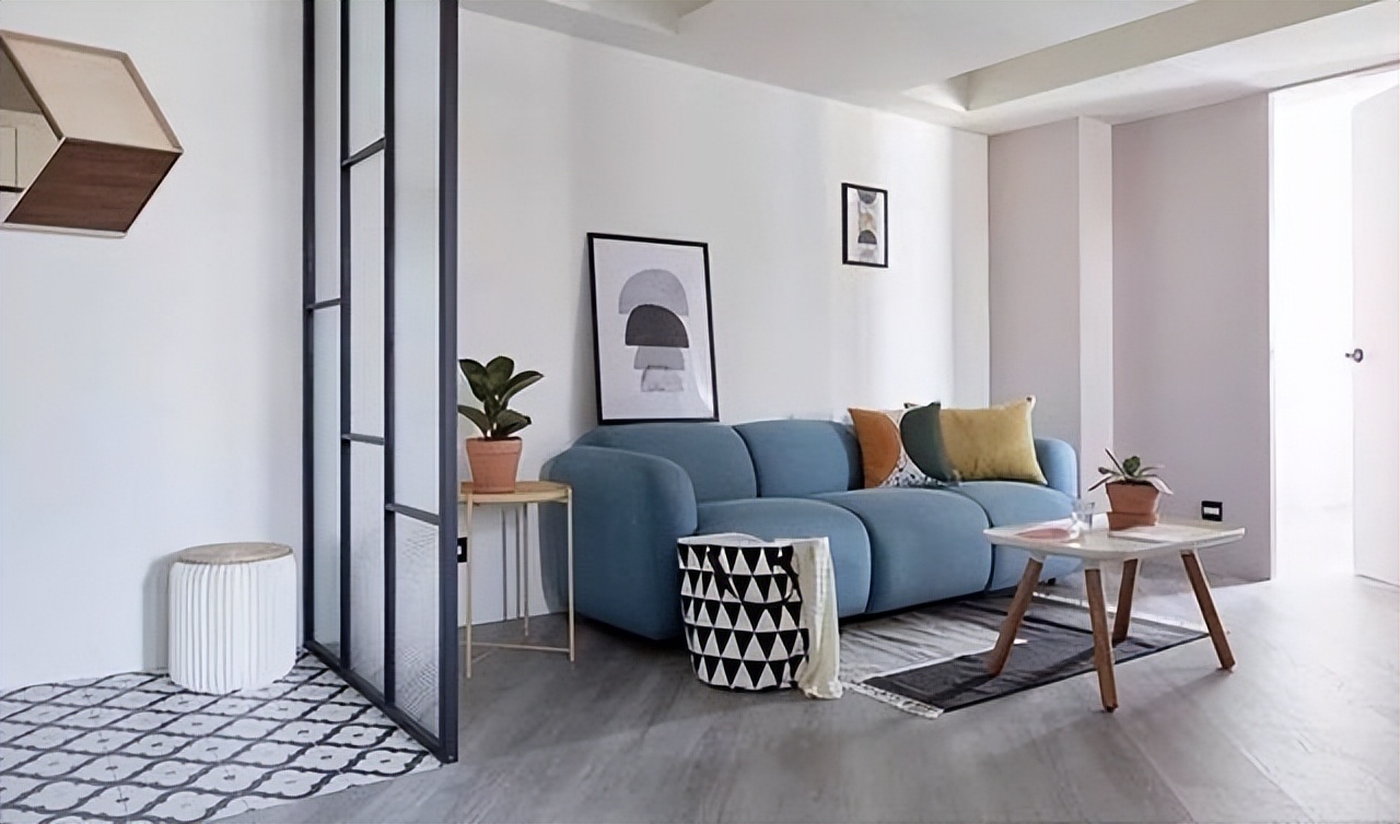 The 69-square-meter small apartment has a simple style, is practical ...