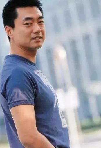 Actor Dong Yong: Marrying Zheng Jiayan, who is 9 years younger, makes ...