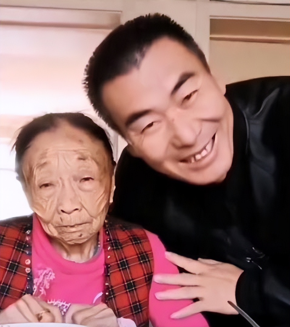 Li Yucheng made a video and asked Ma Yuqin to dance on the back of a ...