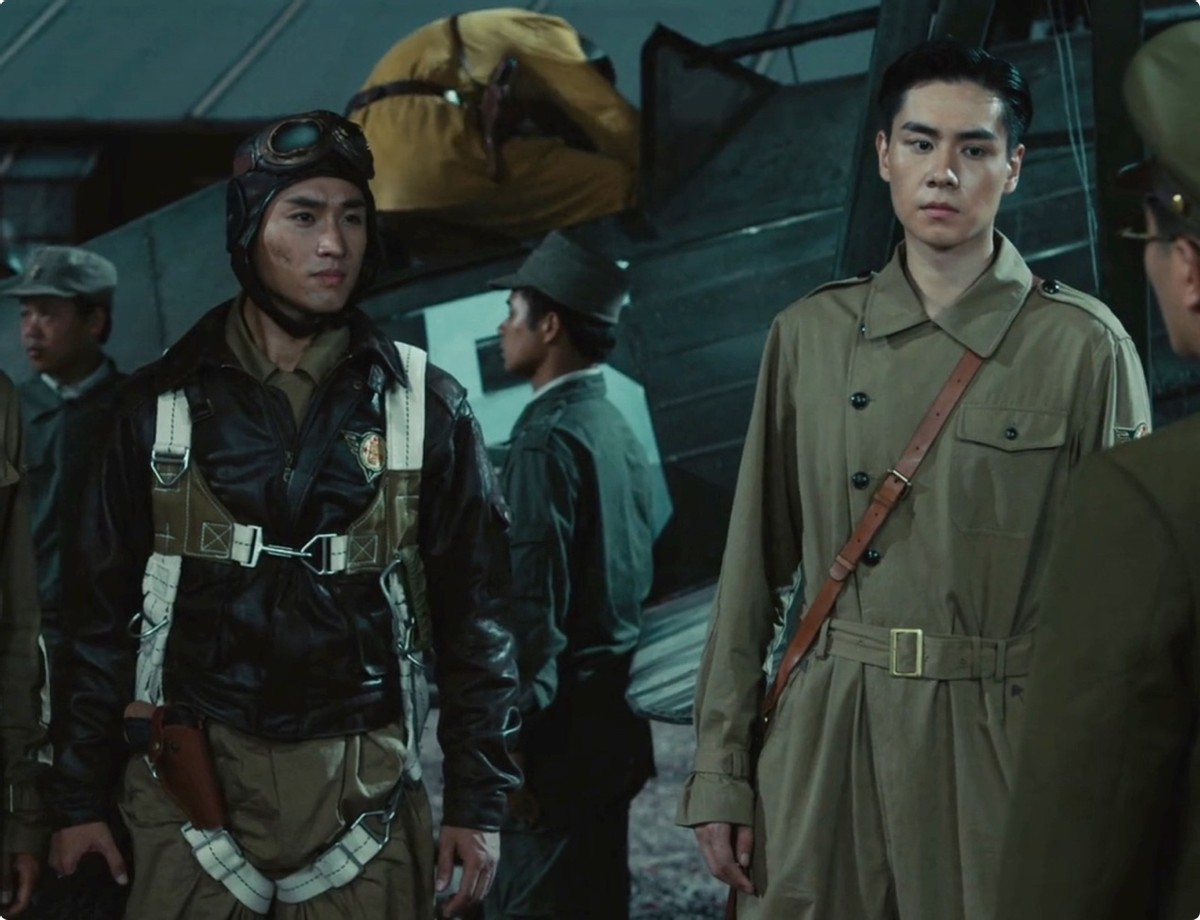 Thank you Wang Jinsong and Hu Yitian!Let me madly brush 2 episodes of "Leaning on a Railing and ...