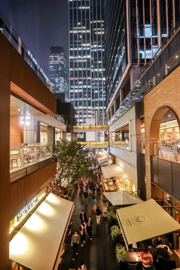 The top floor of Jing'an Joy City "exploded" and transformed, and the ...