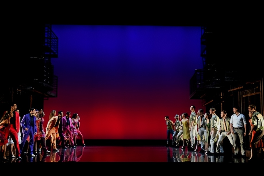 An overview of How to Succeed, and the impact of staging and visual ...