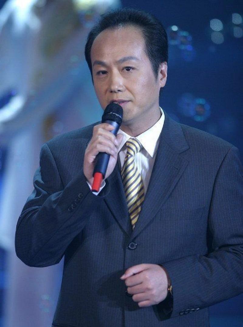 Luo Jing died 13 years ago, his wife remarried a wealthy businessman ...