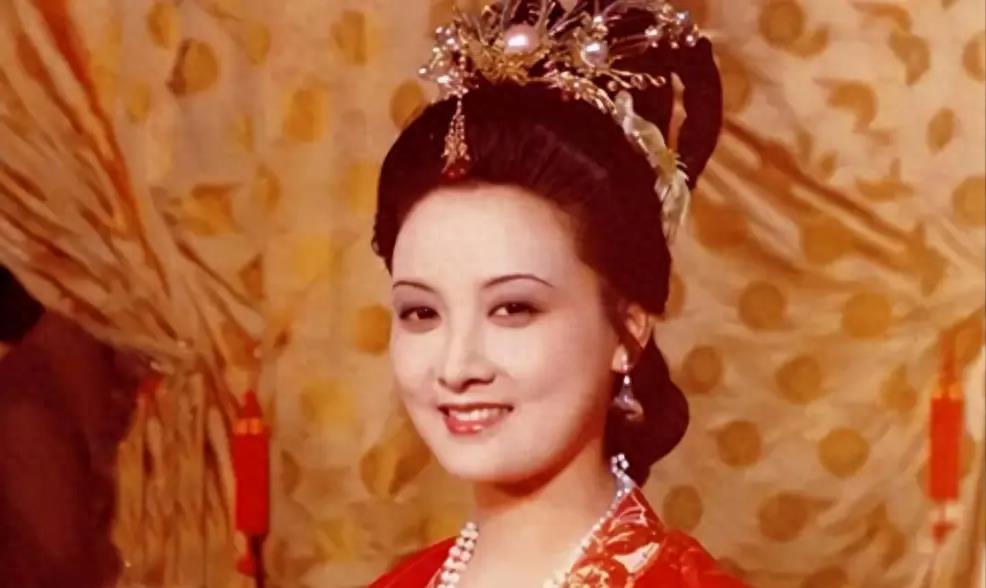 Zhang Guoli: Listening to Deng Jie's words, I bought 1,000 square ...