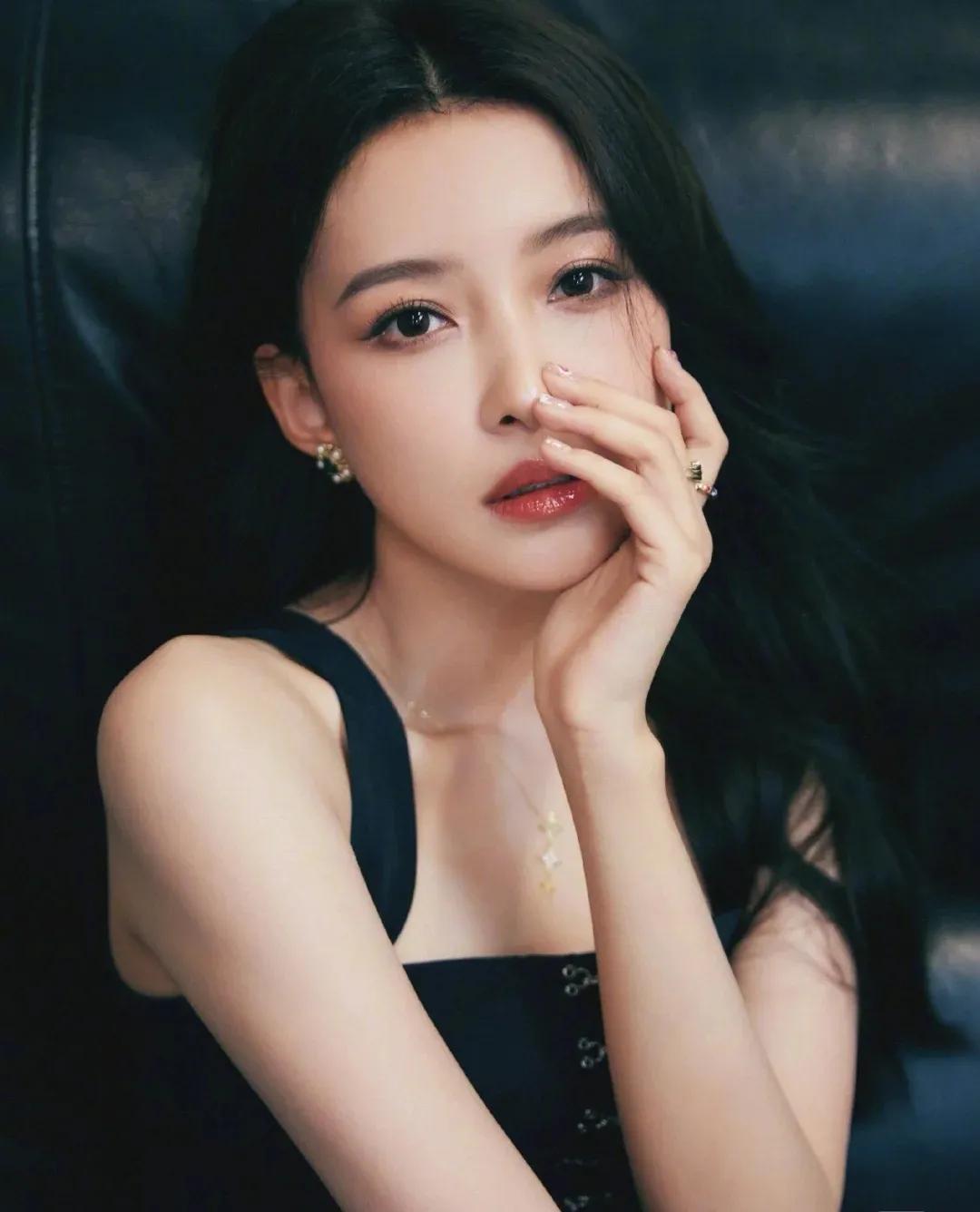 Sun Yi's beautiful wallpaper - iNEWS