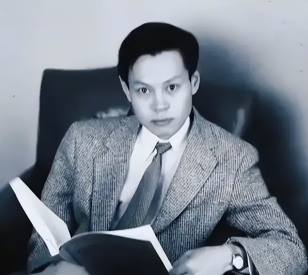 101-year-old Yang Zhenning made a rare appearance and took a group ...