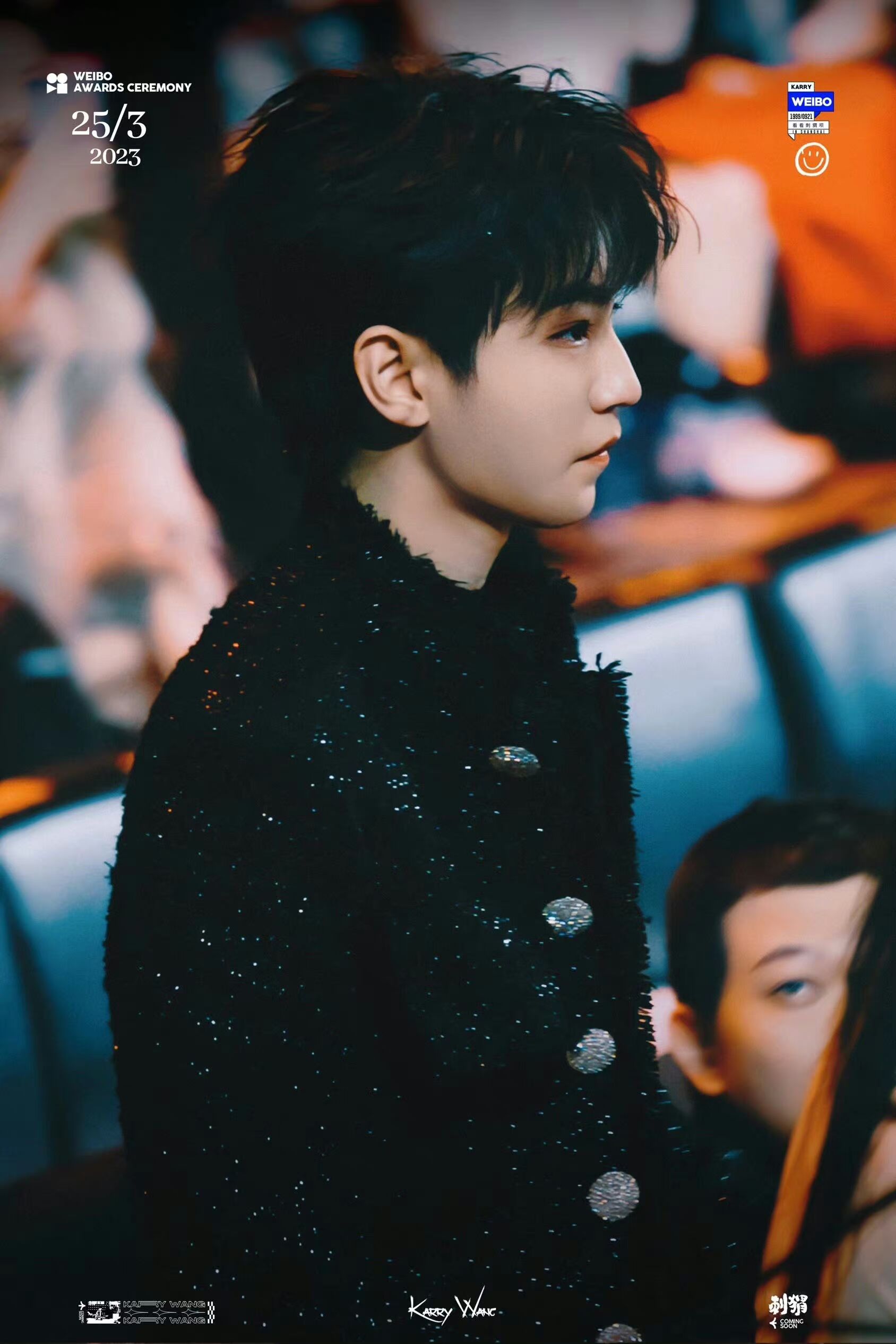 Wang Junkai finished the wb night and went to Sanya to start a new job ...