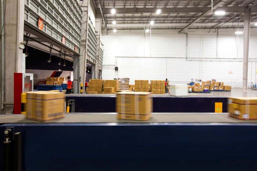Is it difficult to manage the warehouse of shoes and clothing?Please ...