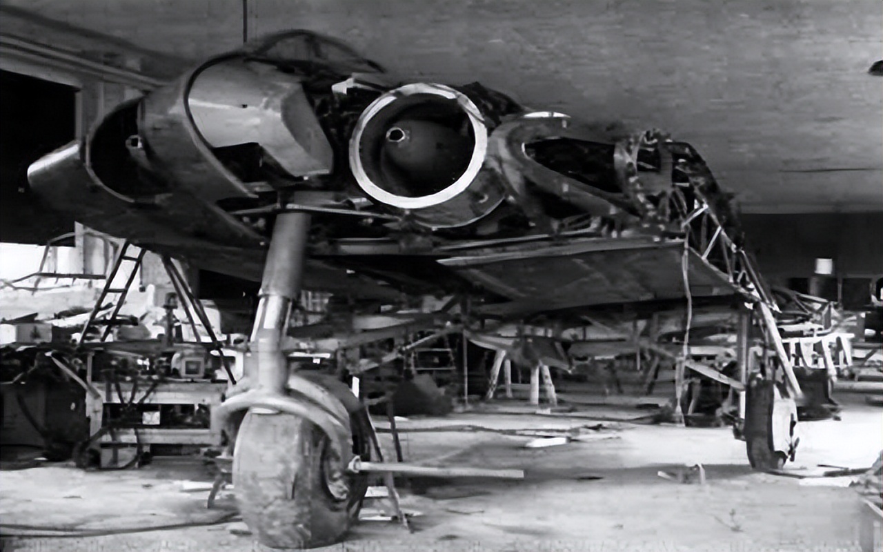 One of the doomsday miracles of Nazi Germany, the Go-229 fighter-bomber ...
