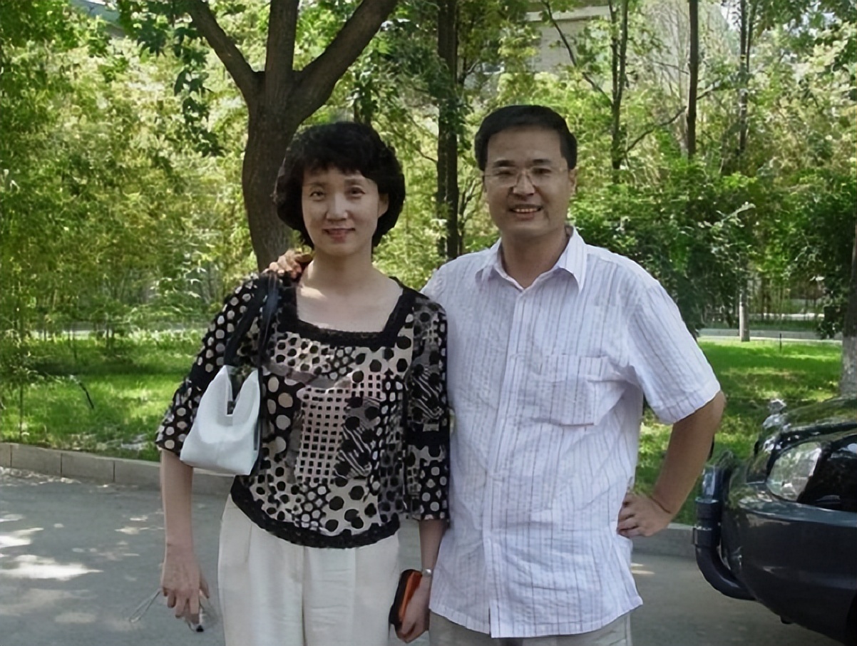 "CCTV Anchor" Li Xiuping: Married once, remarried at 42 is happy, and ...