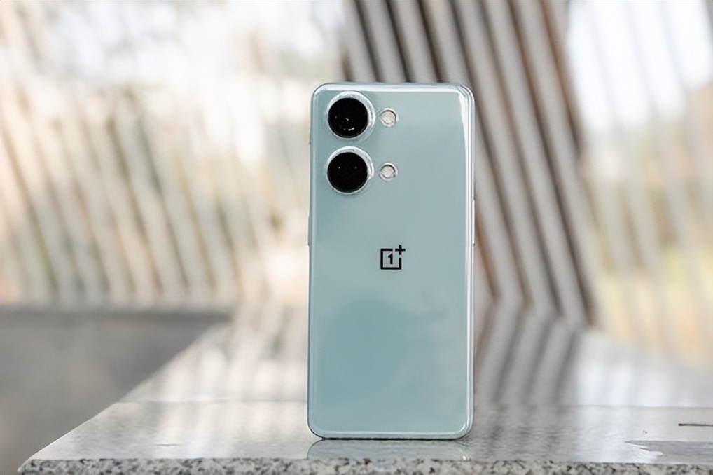 再次拿到第一，一加Ace2V首次降價，不愧是「黑馬」 - 頭條匯