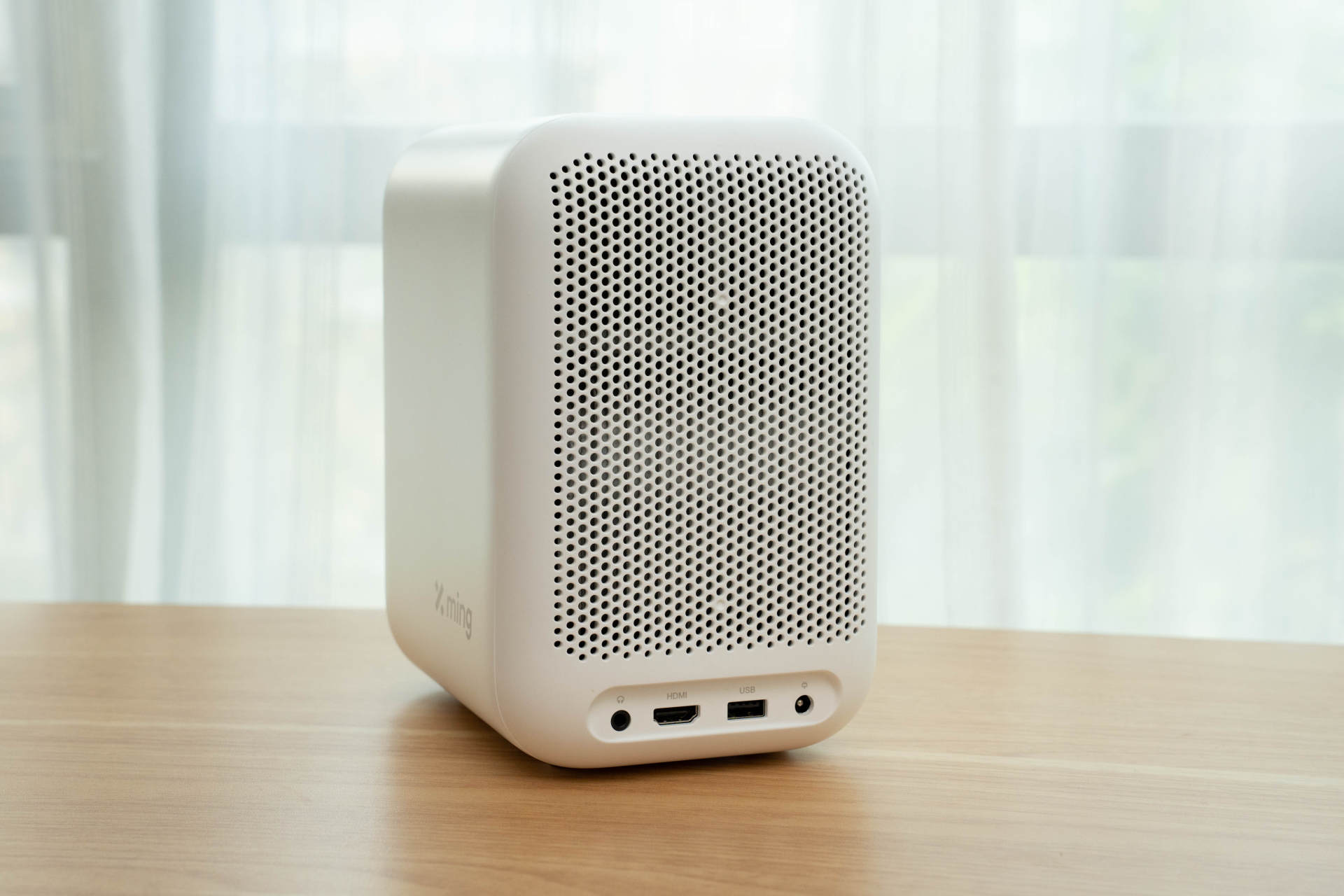 Two smart projectors with half the price difference Xiaoming Q1 Pro & XGIMI Z6X comparative ...