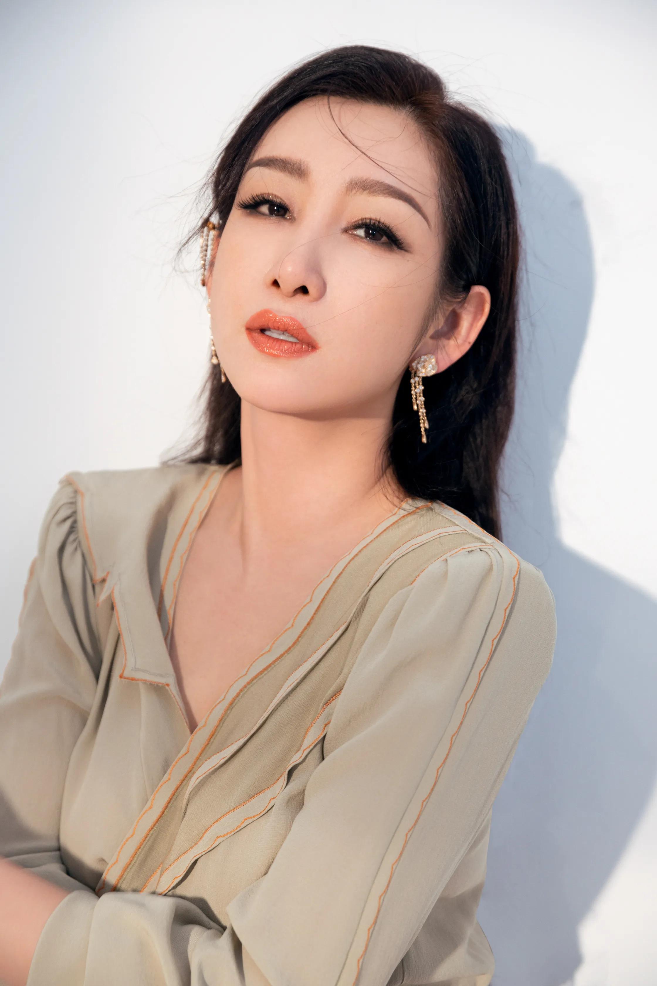 Qin Hailu's photo album - iNEWS