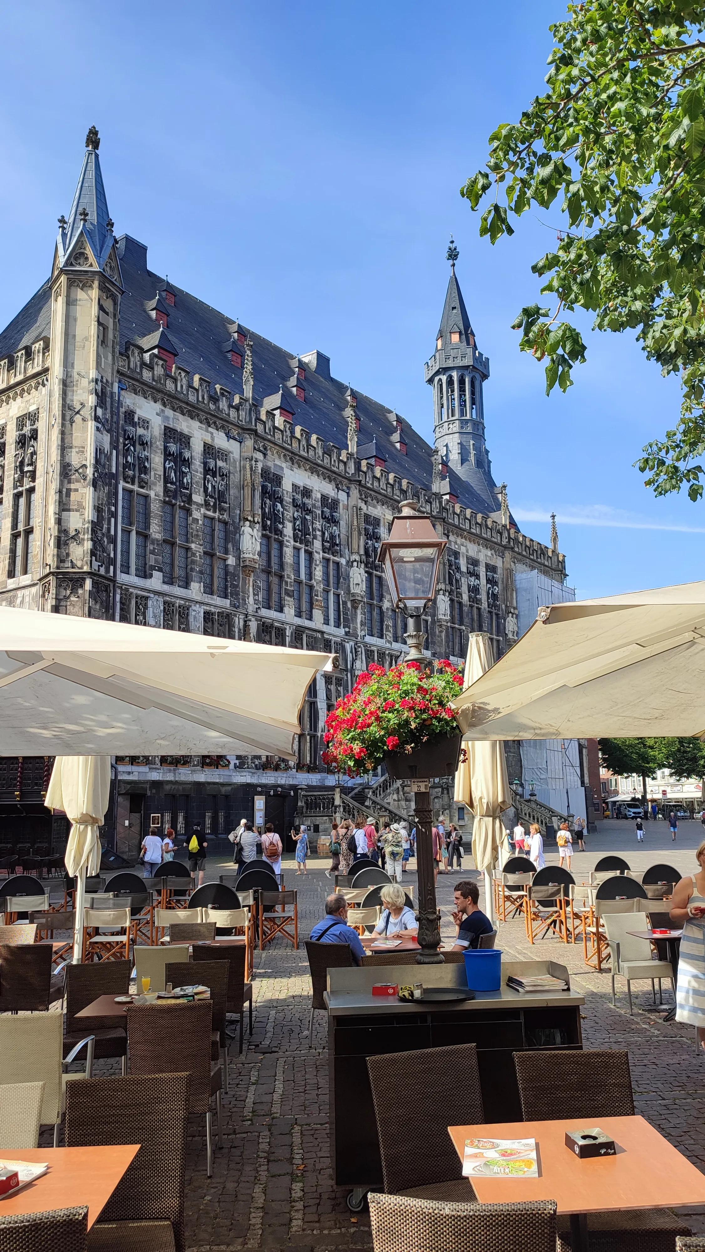 Visit the ancient cities of 5 countries in Western Europe (4) - Aachen ...
