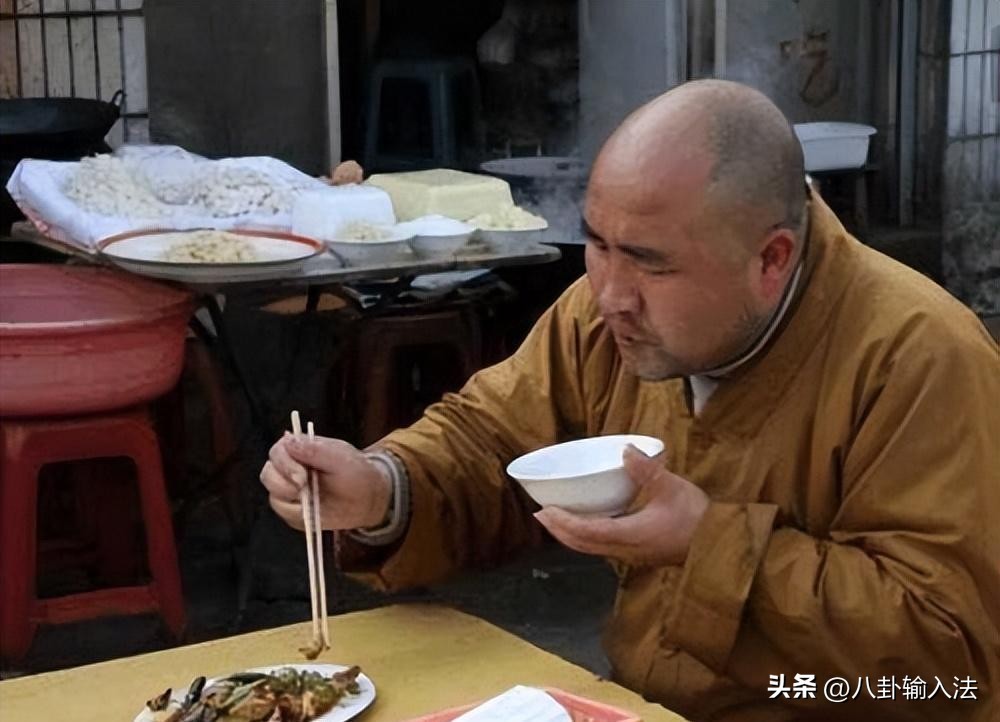 Monks eat vegetarian food every day, why are they all fat and big-eared ...