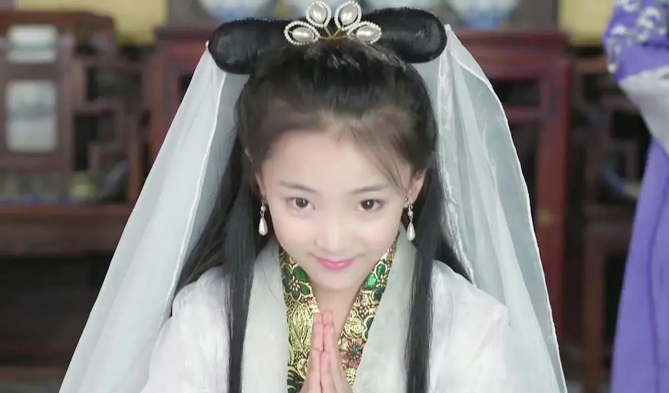 Girl Tao Yixi: 11-year-old charming Diao Chan, transformed into a dark ...