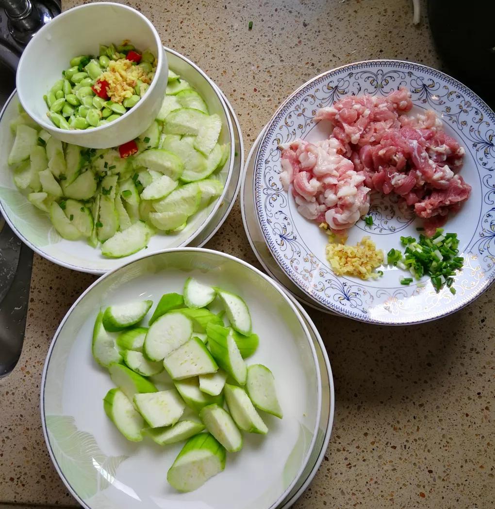 Dinner for four is so easy - iNEWS