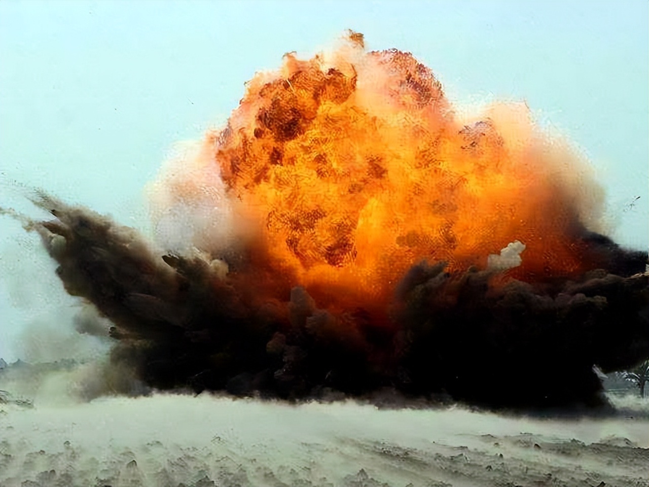 Facing Taiwan's front-line J-16, rocket bombs bombarded the beach. The Russian army has proved ...