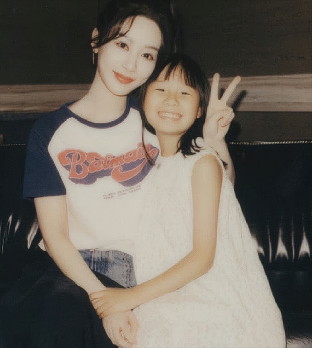 Yang Zi's lively personality is lovable, and Zhang Wanyi is full of ...