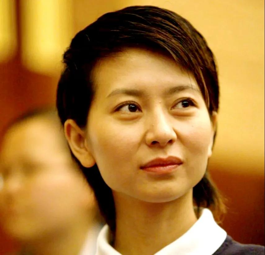 Singer Gan Ping: Marrying a football player and stepping back, how is ...