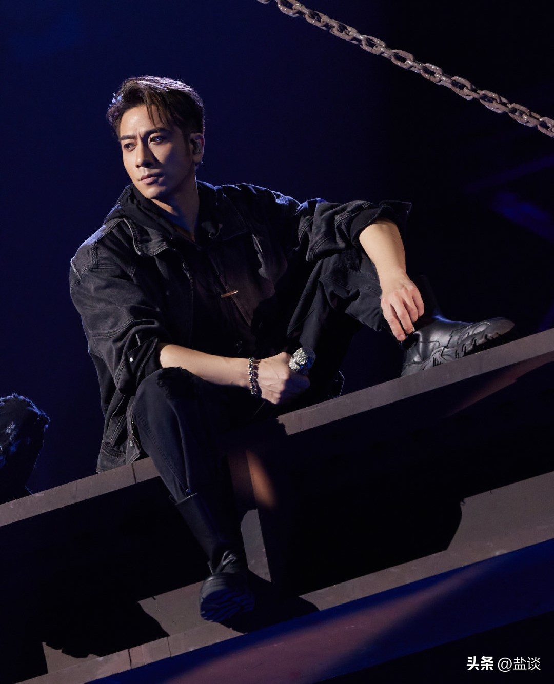 "Overcoming the Thorns", the "first generation elder brother" was ...