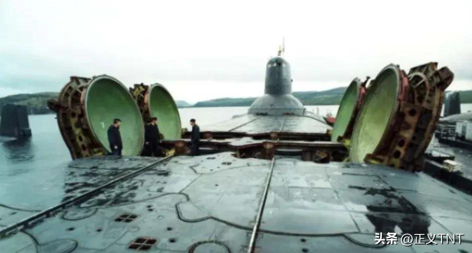 Behemoth of the Cold War: Is the "Typhoon"-class nuclear submarine ...
