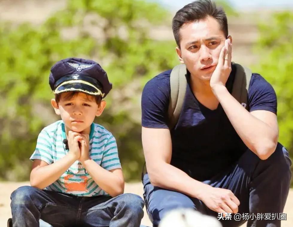 Liu Ye's son and daughter eat barbecue on the street, 12-year-old Nuo ...