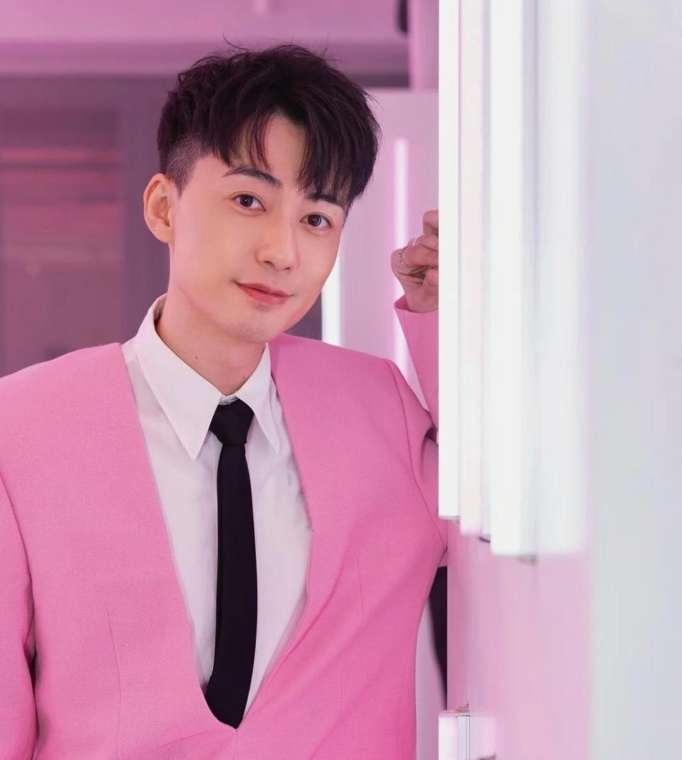 35-year-old actor Lin Haoting committed suicide by burning charcoal due ...